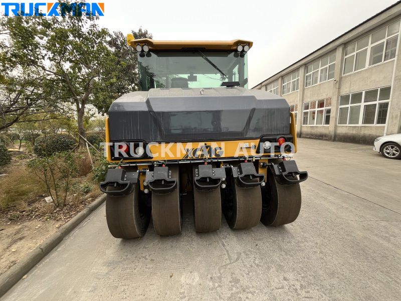 XCMG XP265S 26 Tons Pneumatic Tire Roller To Surinam