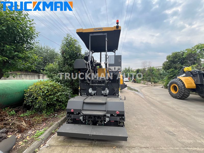XCMG RP453L 4.5 Meter Asphalt Paver For Road Works Guinea